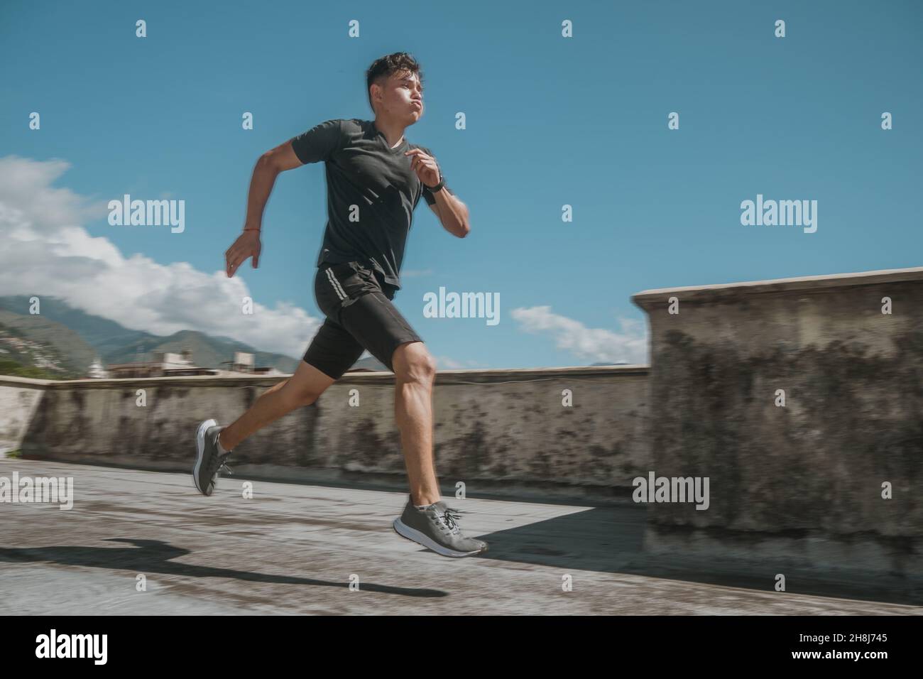 Guy running on hi-res stock photography and images - Alamy