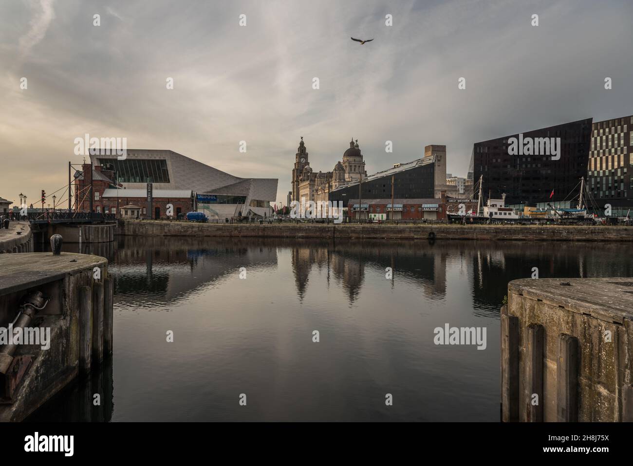 Liverpool famous historic waterfront hi-res stock photography and ...