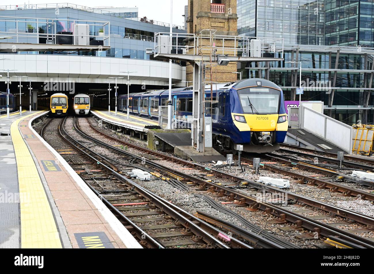 Southeastern rail 707 hi-res stock photography and images - Alamy