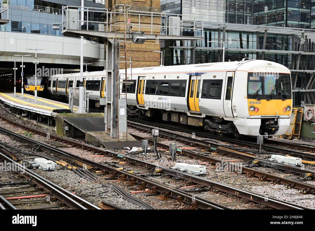 London, London City, UK-November 30th 2021: A southeastern class 465 ...