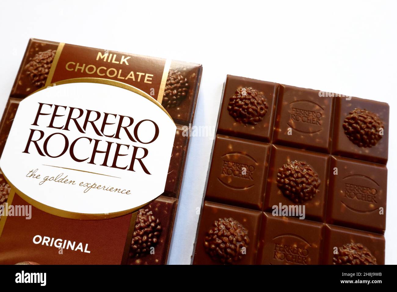 FERRERO ROCHER premium Chocolate bar Stock Photo - Alamy