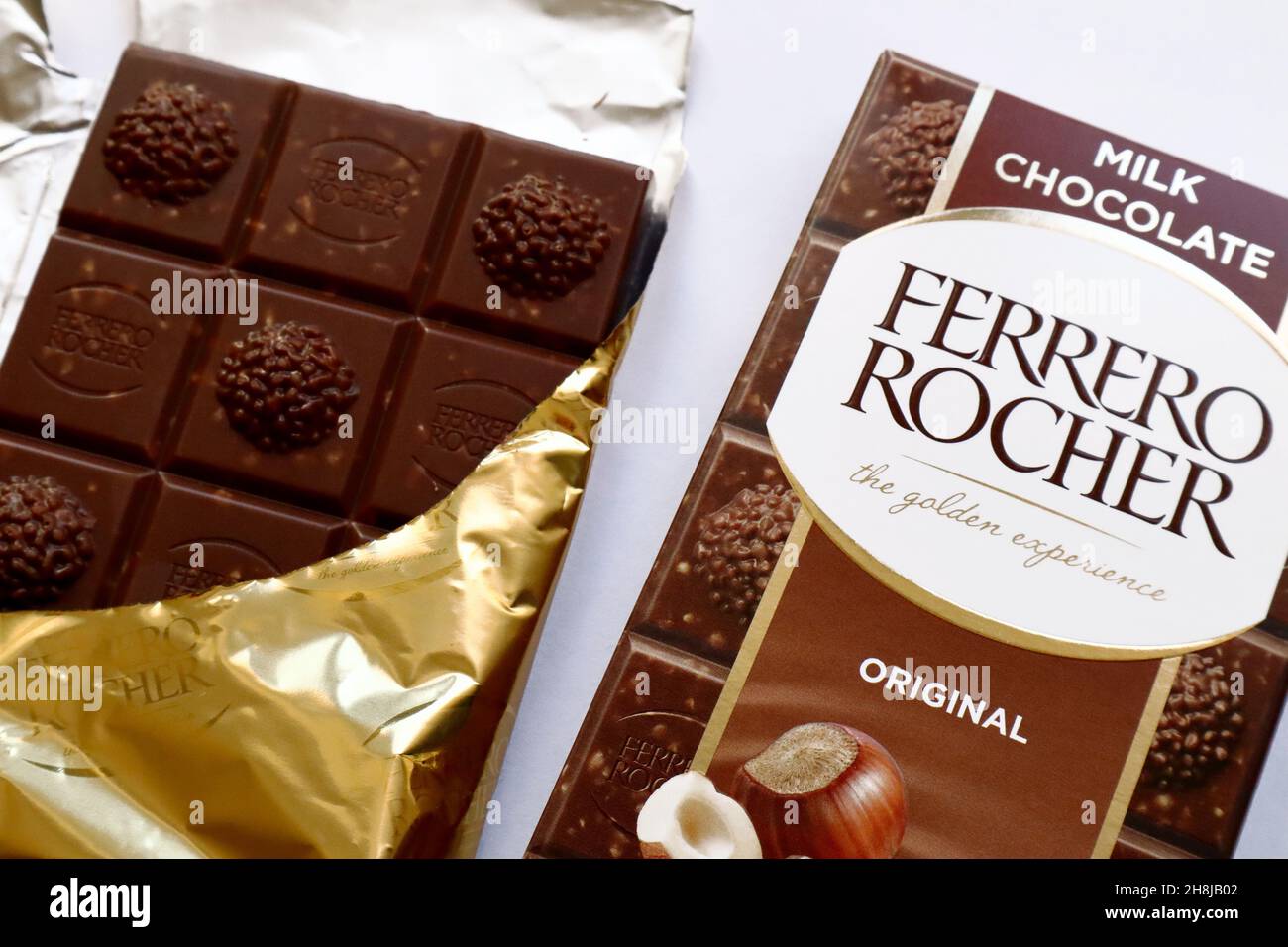 FERRERO ROCHER premium Chocolate bar Stock Photo - Alamy