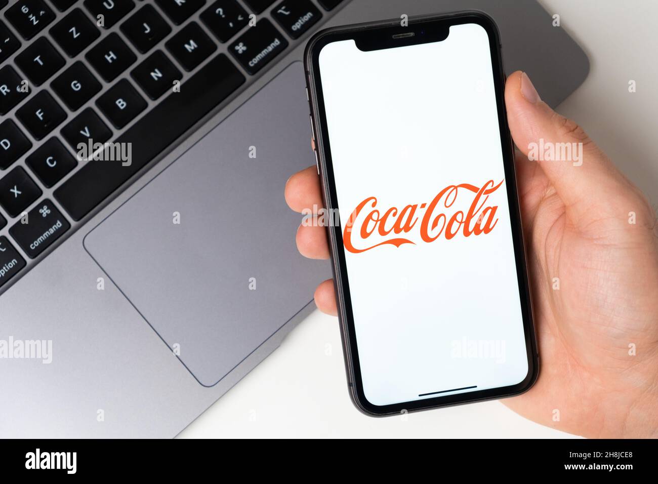 Coca cola logo app icon hi-res stock photography and images - Alamy