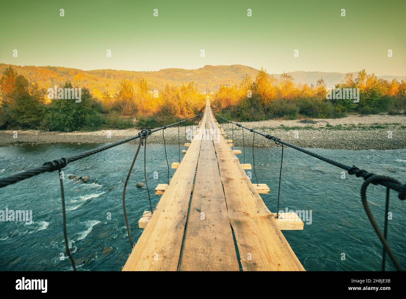 Hanging cable bridge hi-res stock photography and images - Alamy
