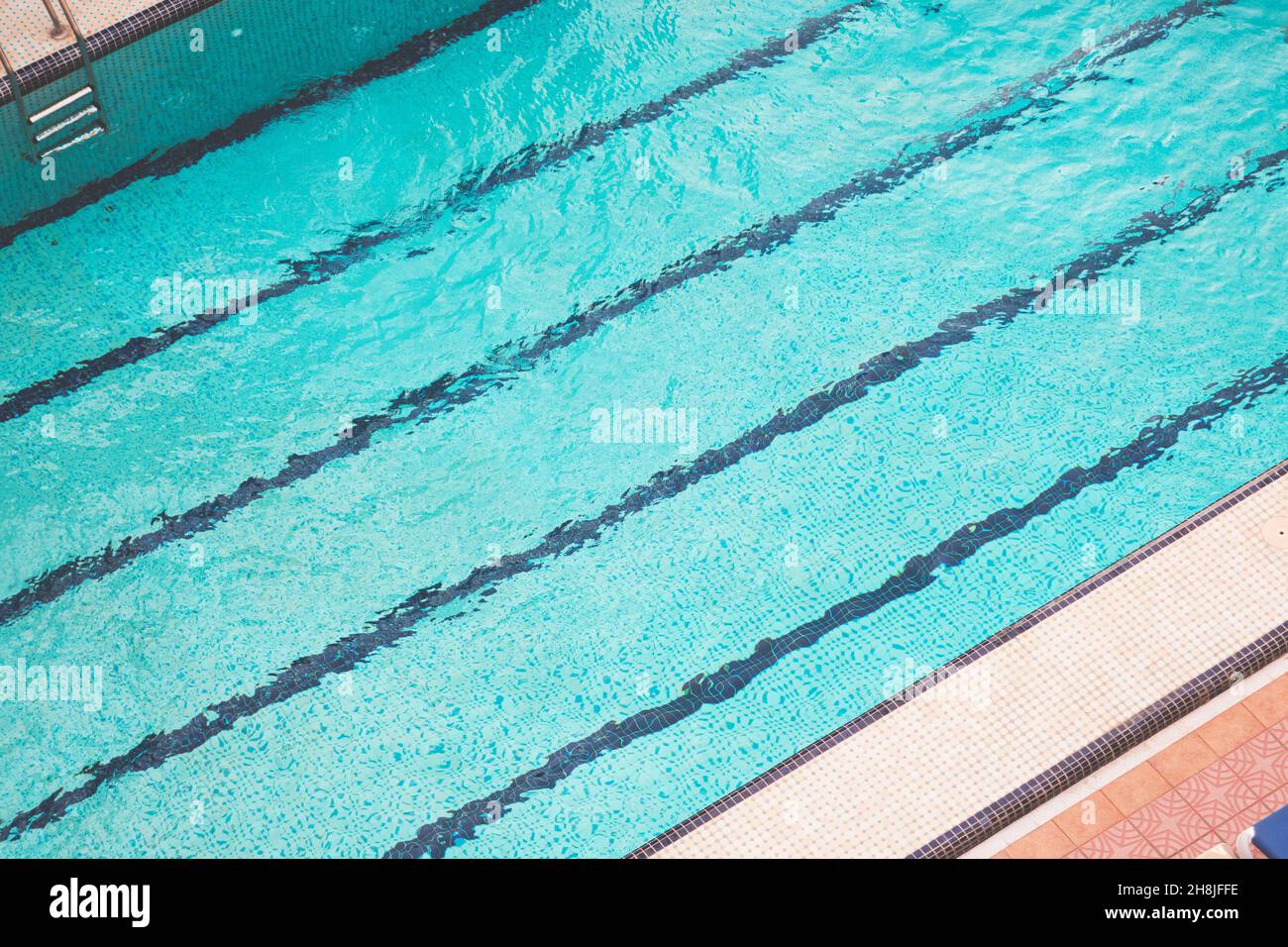 Empty swimming pool dark hi-res stock photography and images - Alamy