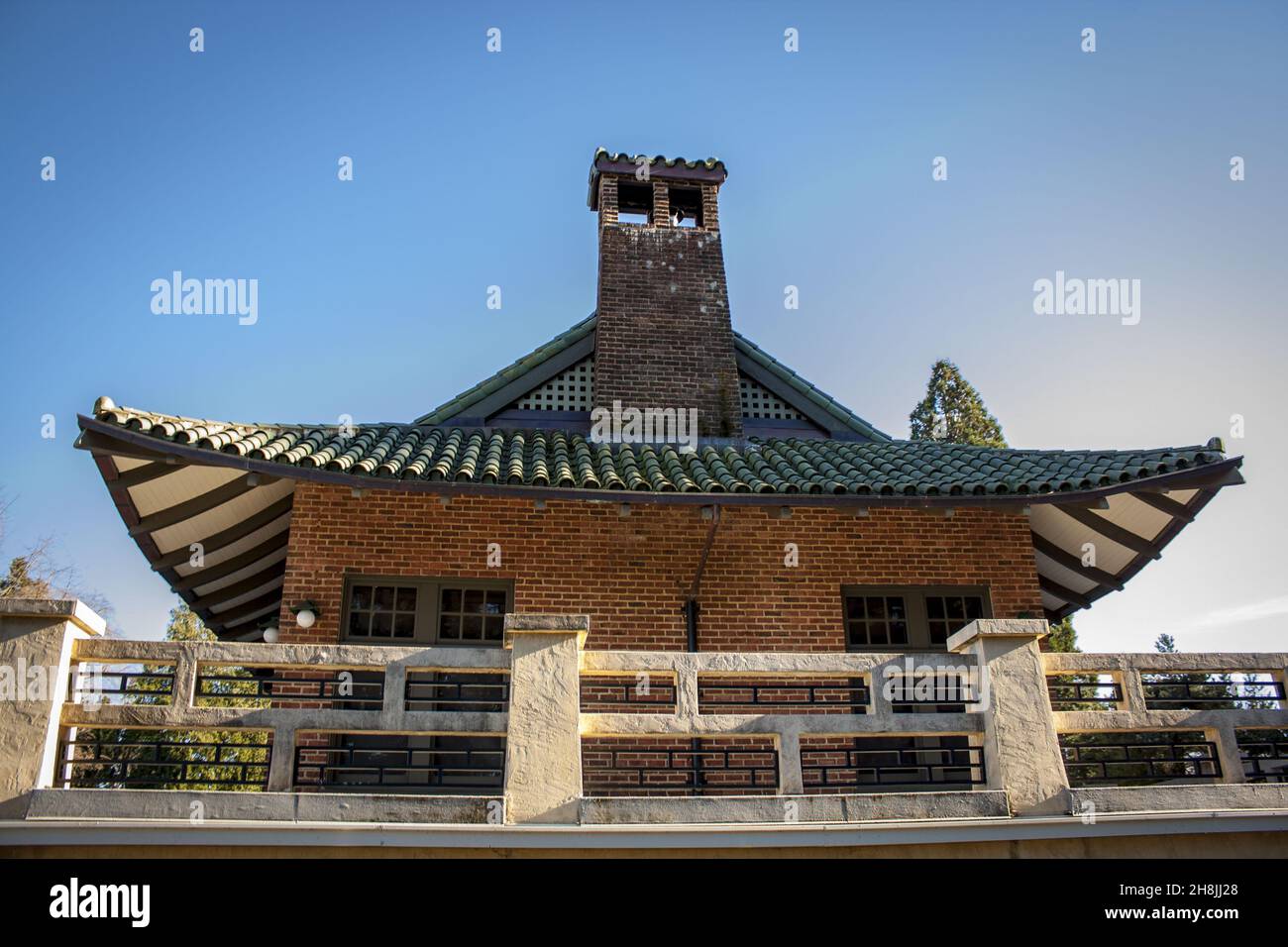Low angle shot of an Asian traditional building Stock Photo - Alamy
