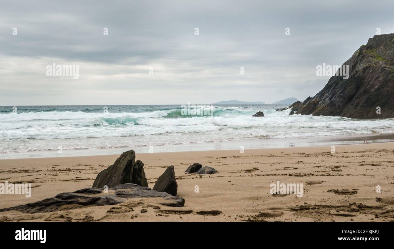 View of the Atlantic Ocean from Coumeenoole Beach, Dunquin on the ...