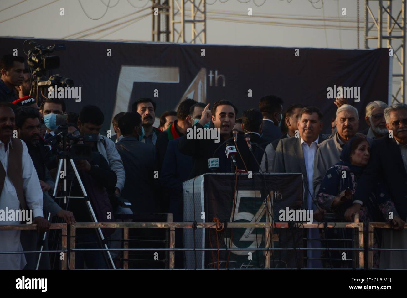 Peshawar, Khyber Pakhtunkhwa, Pakistan. 30th Nov, 2021. PPP Chairman ...