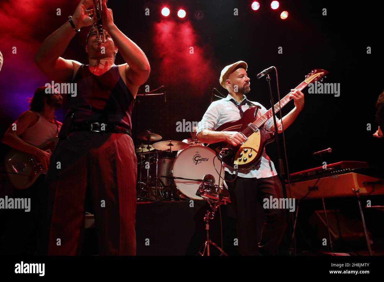 Gretsch guitars hi-res stock photography and images - Alamy
