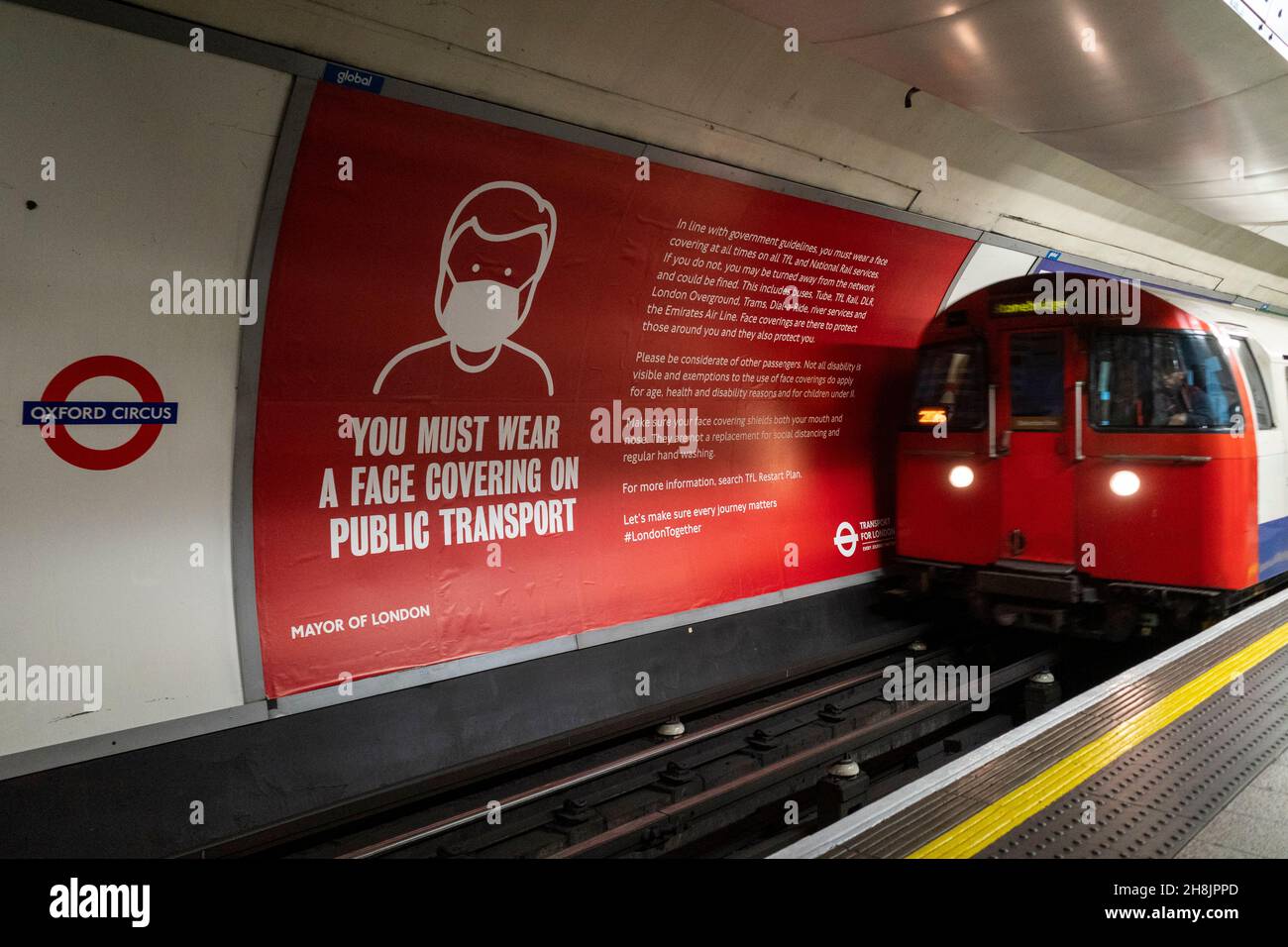 Facemask rail carriage uk hi-res stock photography and images - Alamy