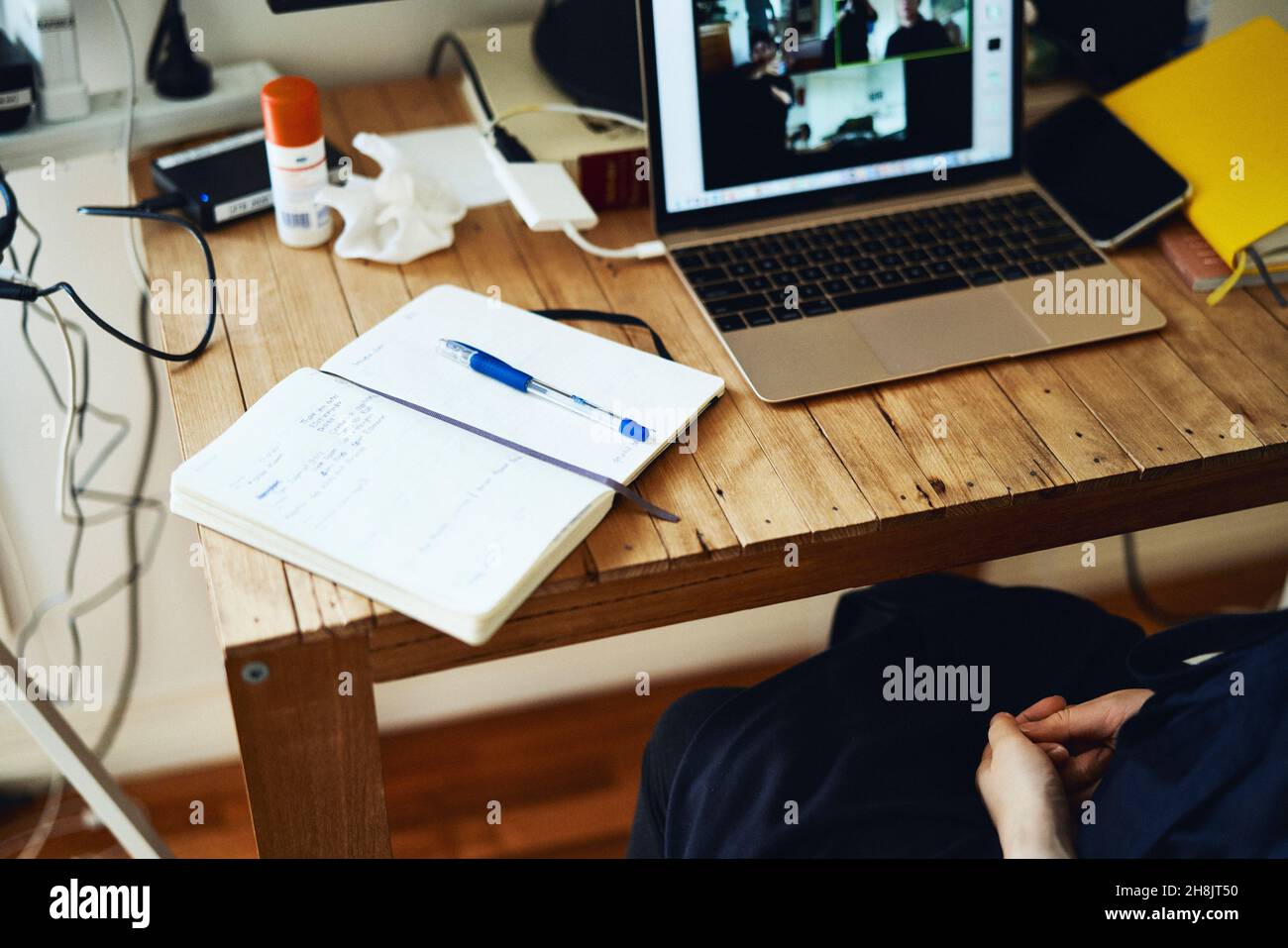 Multiple computer screens home office hi-res stock photography and ...