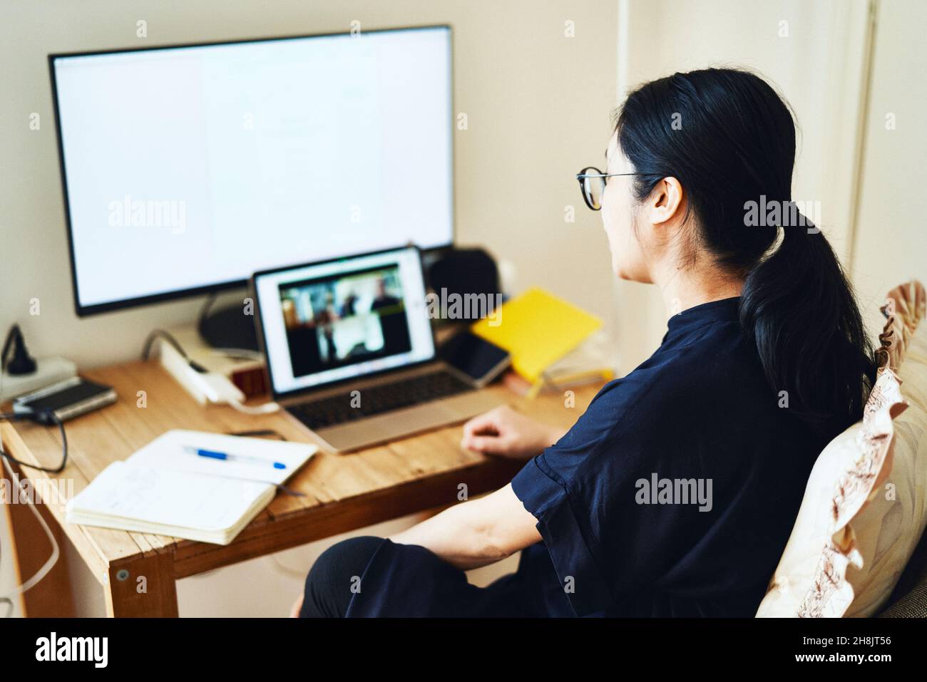 Multiple screens hi-res stock photography and images - Alamy