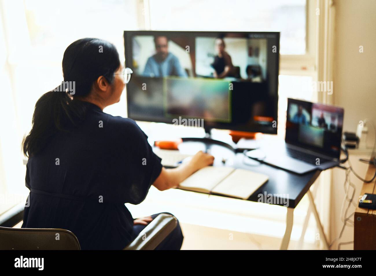 Multiple computer screens home office hi-res stock photography and ...