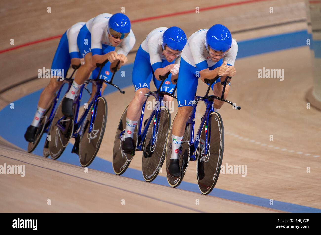 Italian Team pursuit, gold medalists on the track in the Tokyo 2020 ...