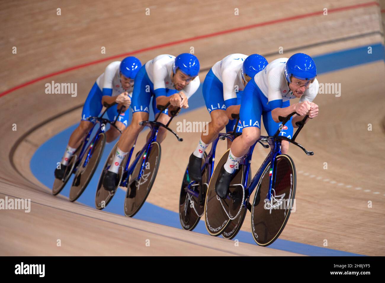 Italian Team pursuit, gold medalists on the track in the Tokyo 2020 ...