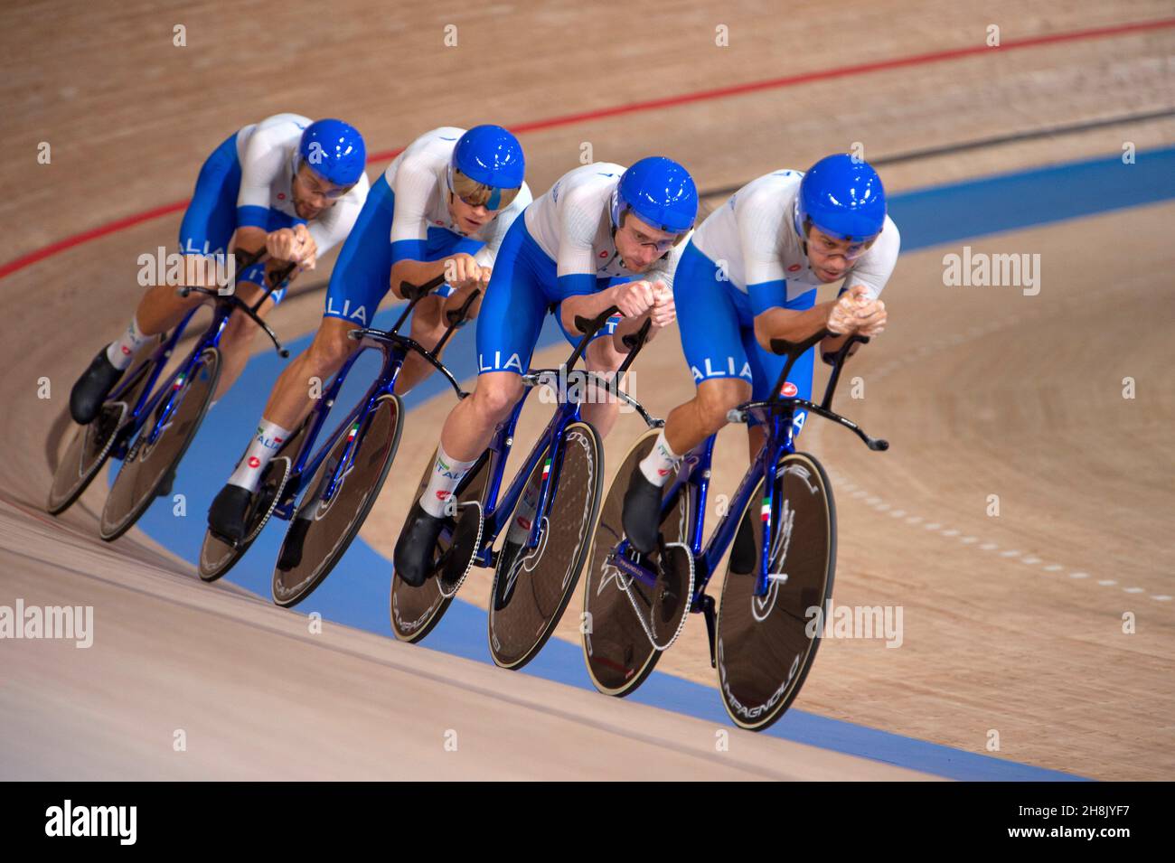 Italian Team pursuit, gold medalists on the track in the Tokyo 2020 ...