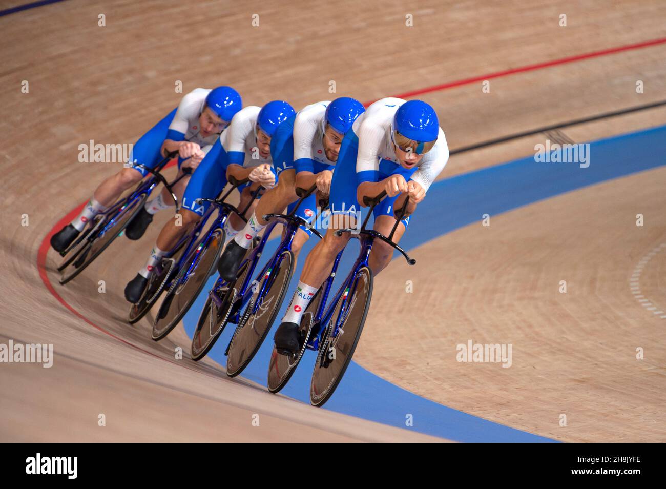 Italian Team pursuit, gold medalists on the track in the Tokyo 2020 ...