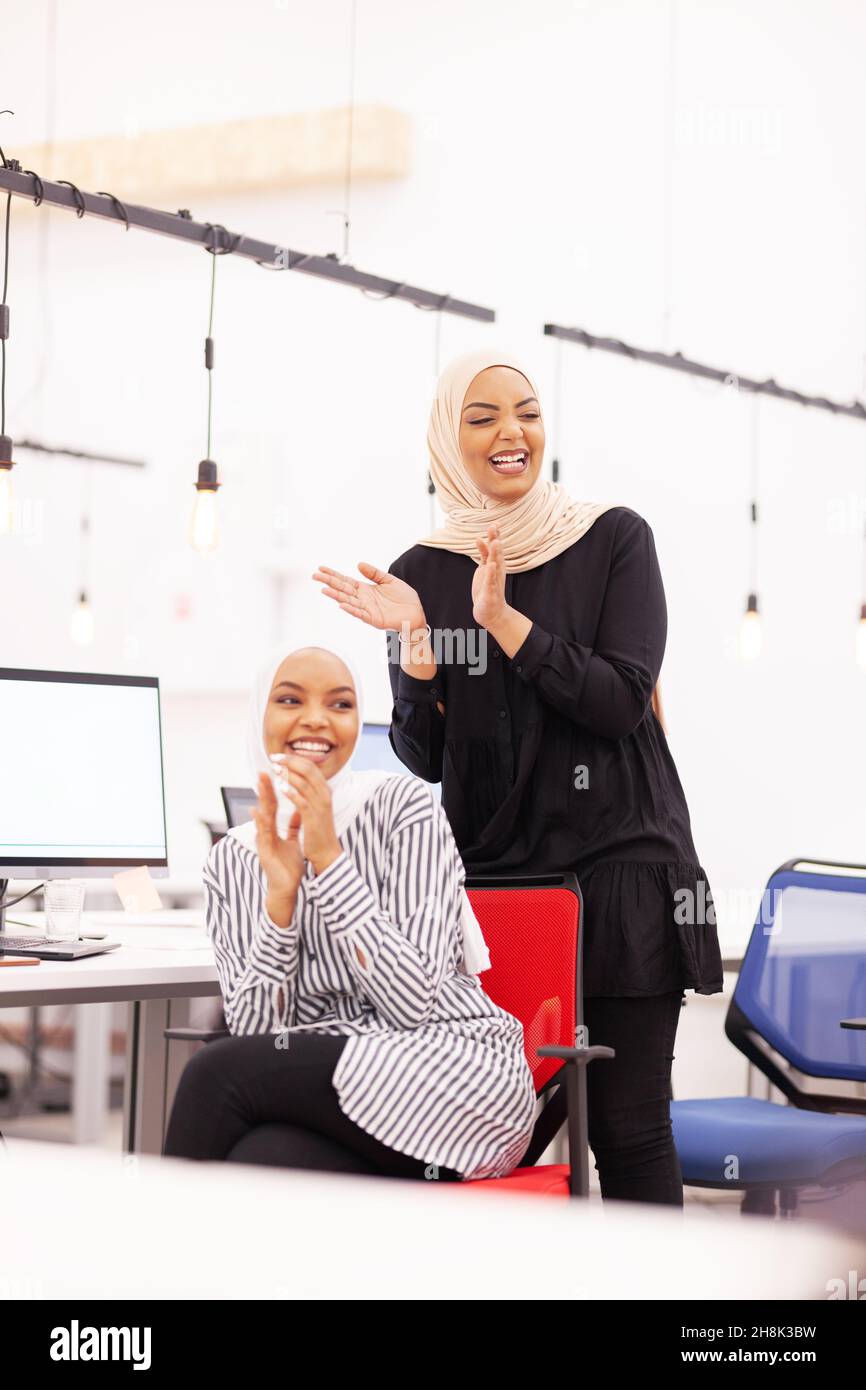 Muslim girls computer hi-res stock photography and images - Alamy