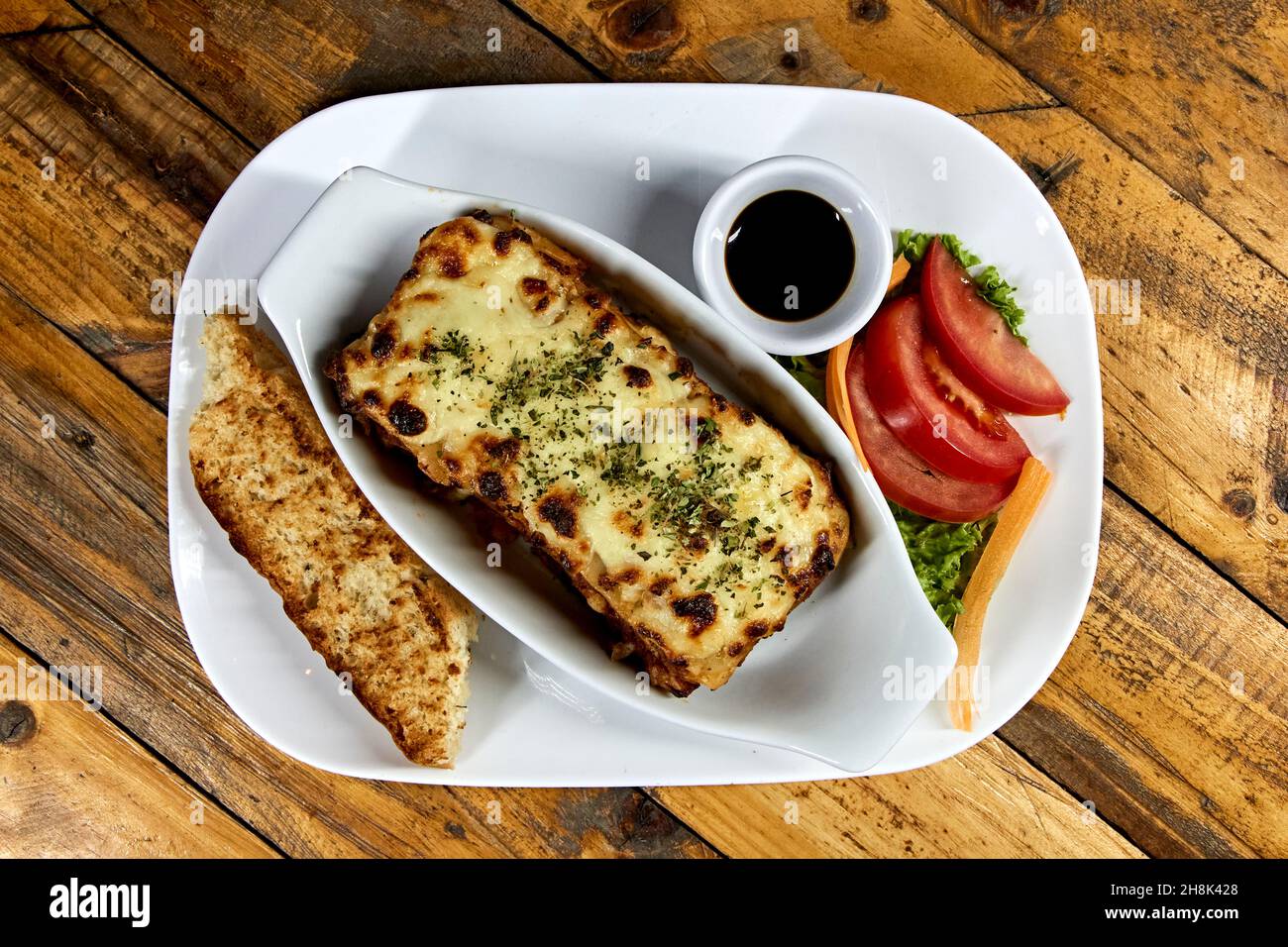 Lasagne salad garlic bread hi-res stock photography and images - Alamy