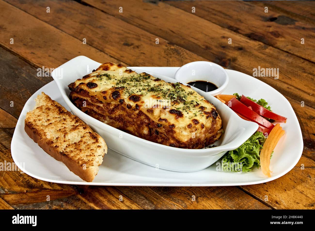 Lasagne salad garlic bread hi-res stock photography and images - Alamy