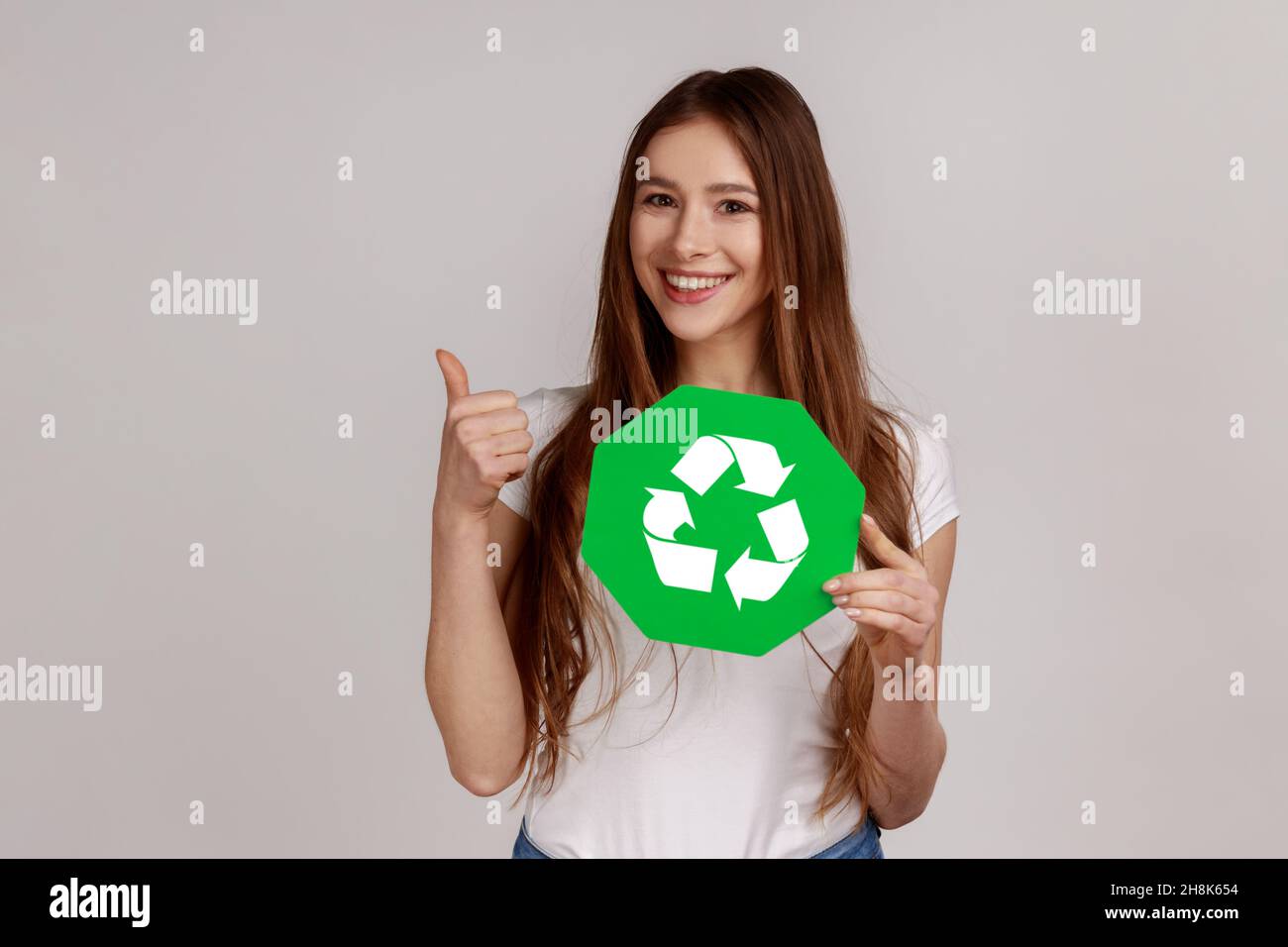 Thumbs up recycling hi-res stock photography and images - Alamy