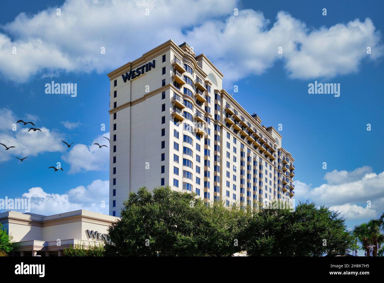 SAVANNAH, GEORGIA - October 19, 2021: The Westin Savannah Harbor Golf ...