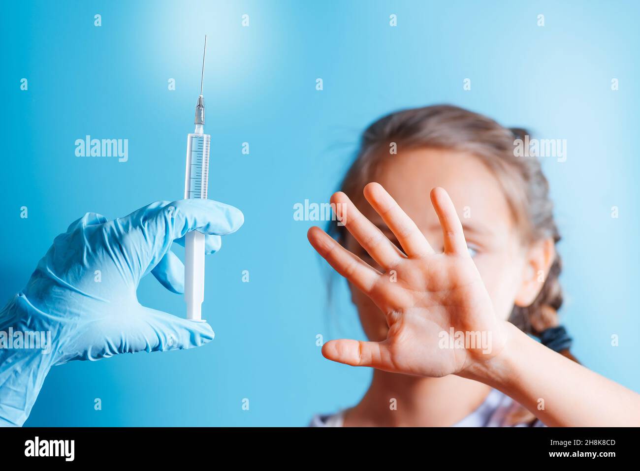 Doctor with patient angry hi-res stock photography and images - Alamy