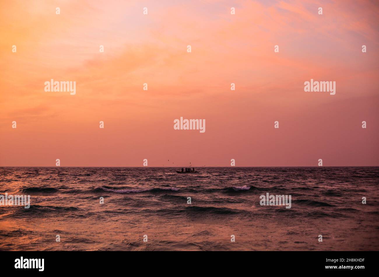 Gaza, Palestine. 30th Nov, 2021. Palestinian fishermen row their boat ...