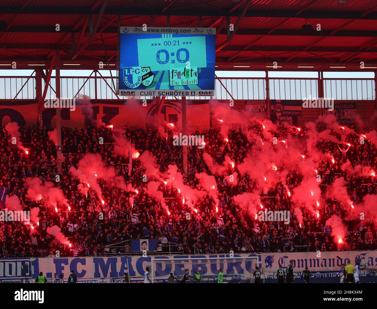 Fans fanblock hi-res stock photography and images - Alamy