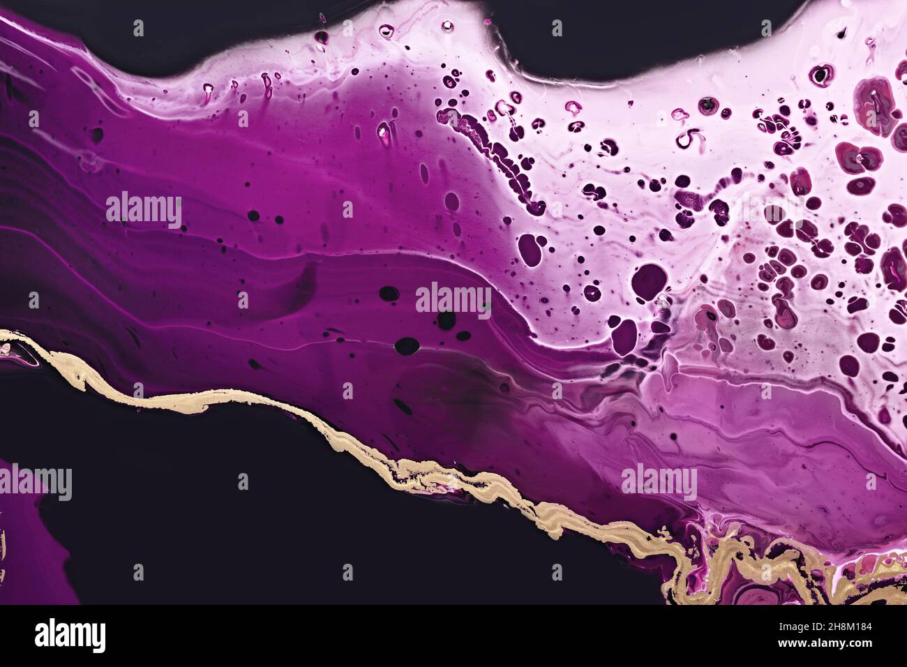 Fluid Art. Metallic gold wave and purple abstraction. Marble effect ...