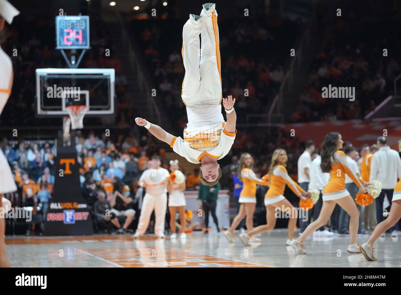 October 30, 2021: Tennessee Volunteers cheerleader performs during the ...