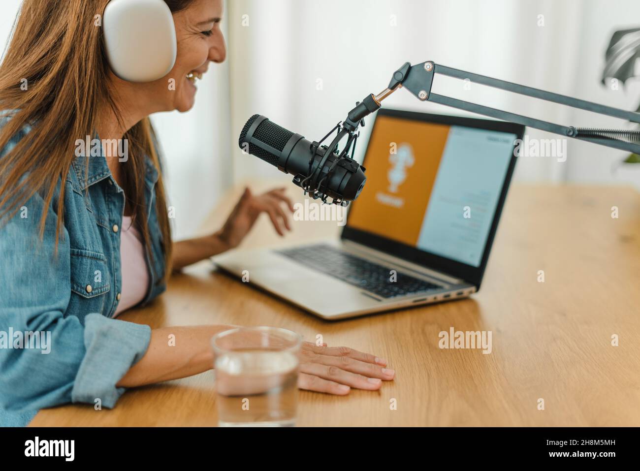 Female podcast host hi-res stock photography and images - Alamy