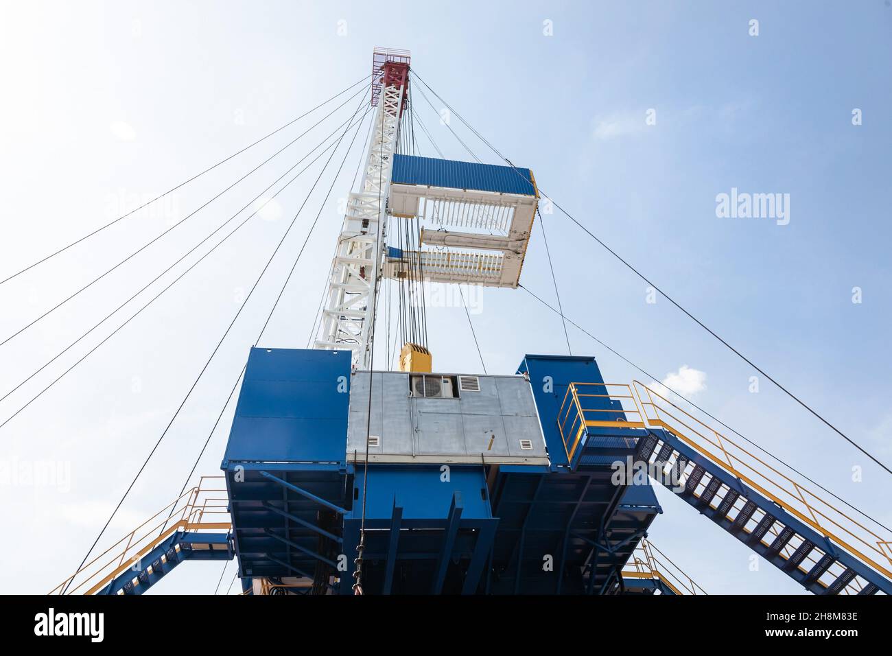 Mobile drilling rig close-up. Drilling and servicing oil and gas wells ...