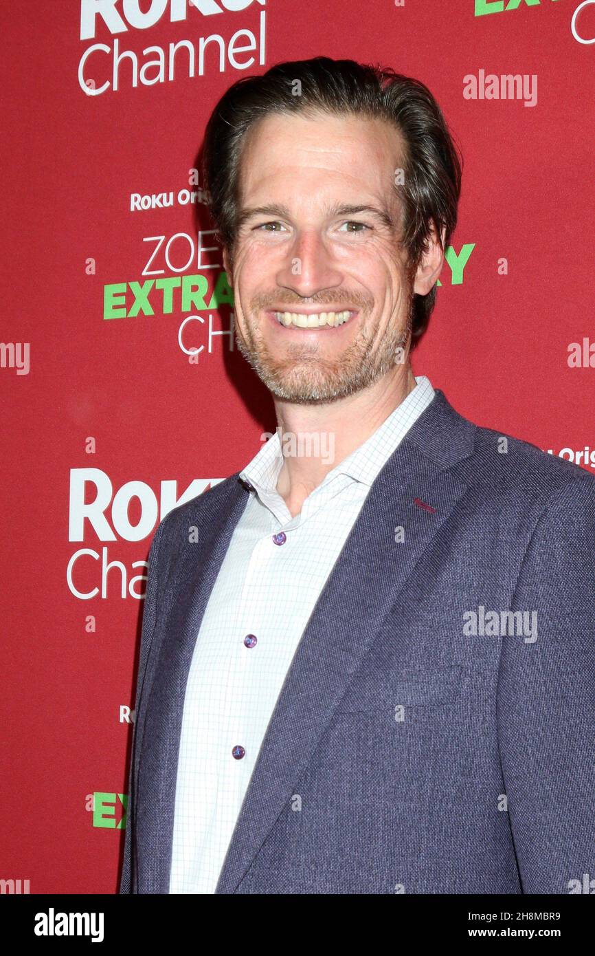 Los Angeles, CA. 30th Nov, 2021. Rob Holmes at arrivals for ZOEY'S ...