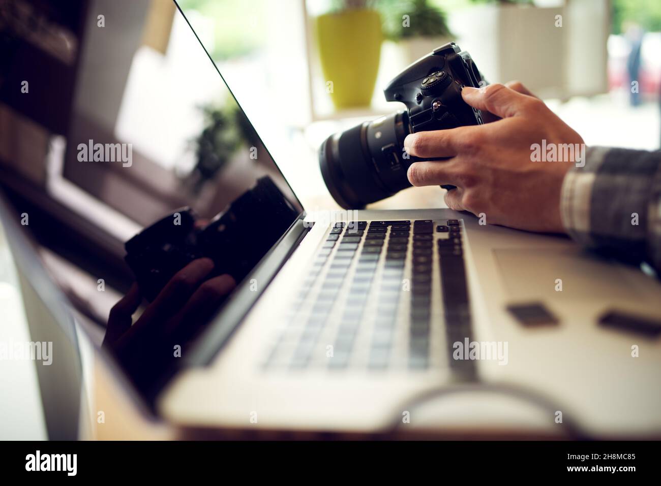 Adjusting view camera settings hi-res stock photography and images - Alamy