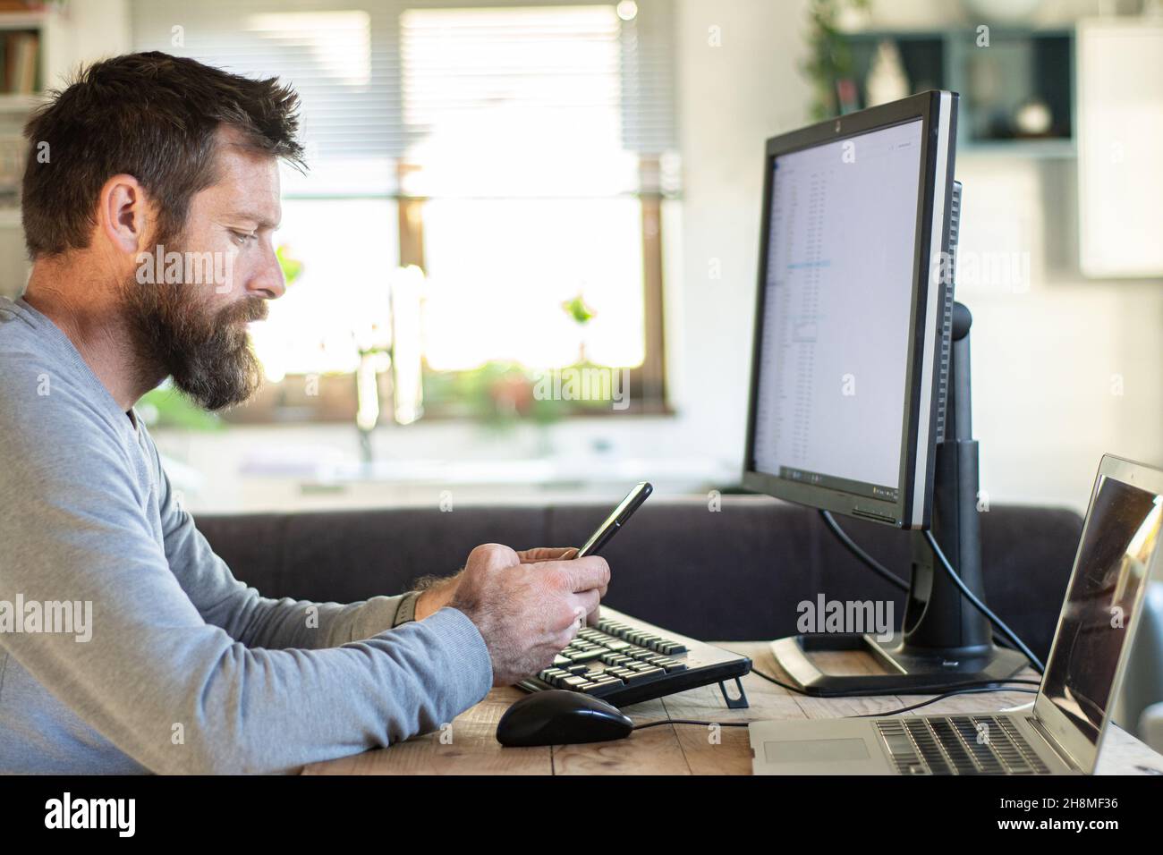 Beneficial contract hi-res stock photography and images - Alamy