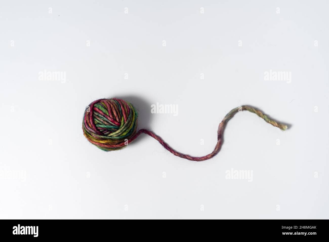 Loose ball of wool hi-res stock photography and images - Alamy
