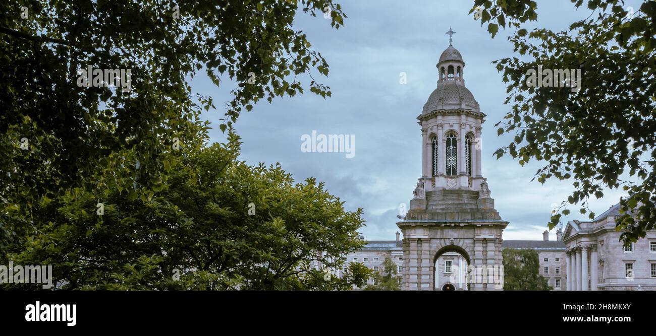 Old school building ireland hi-res stock photography and images - Alamy