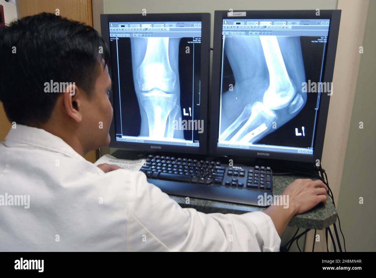 Digital health physicians hi-res stock photography and images - Alamy