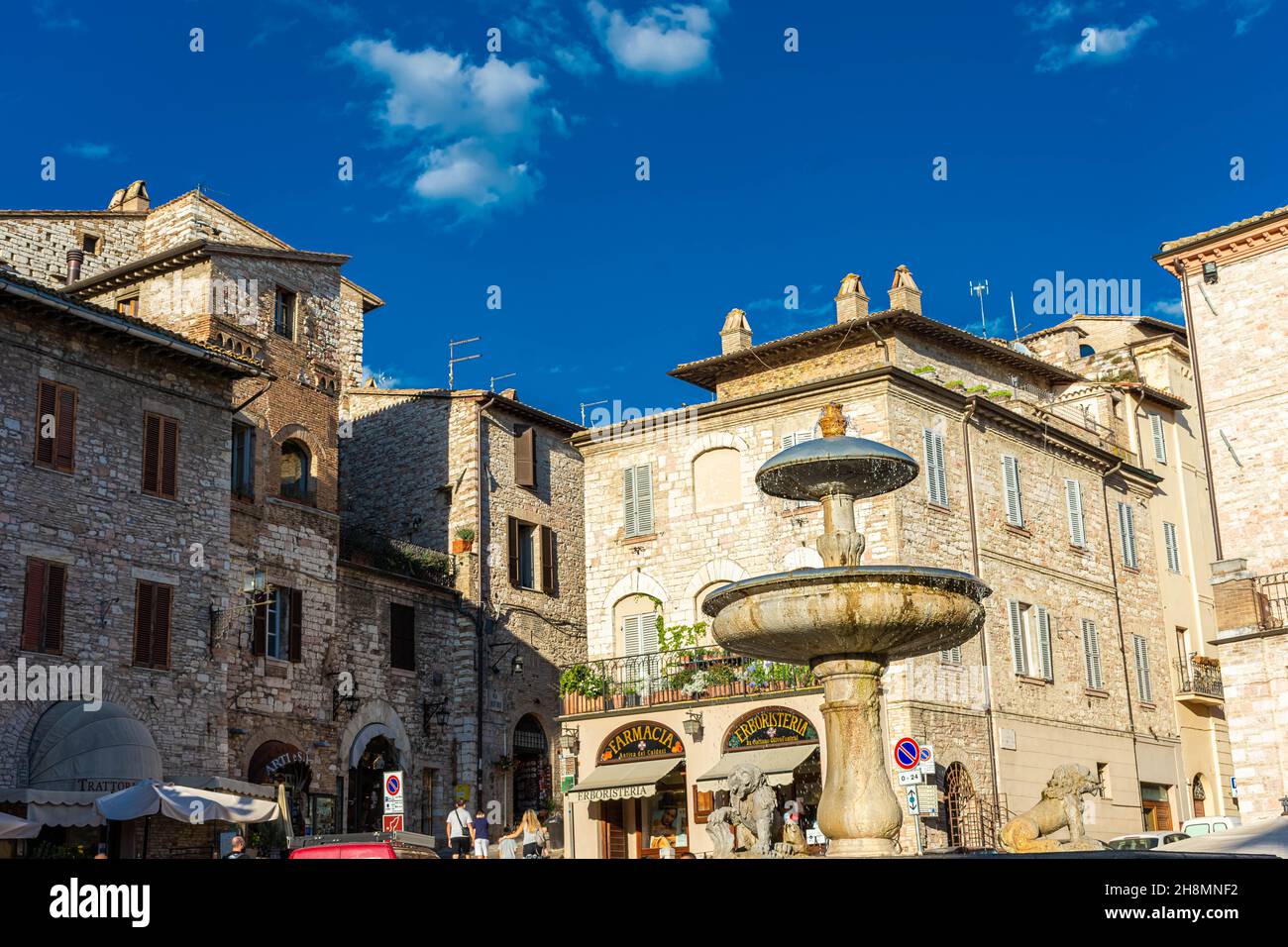 ASSISI, ITALY, 6 AUGUST 2021: Square in the historic center Stock Photo ...
