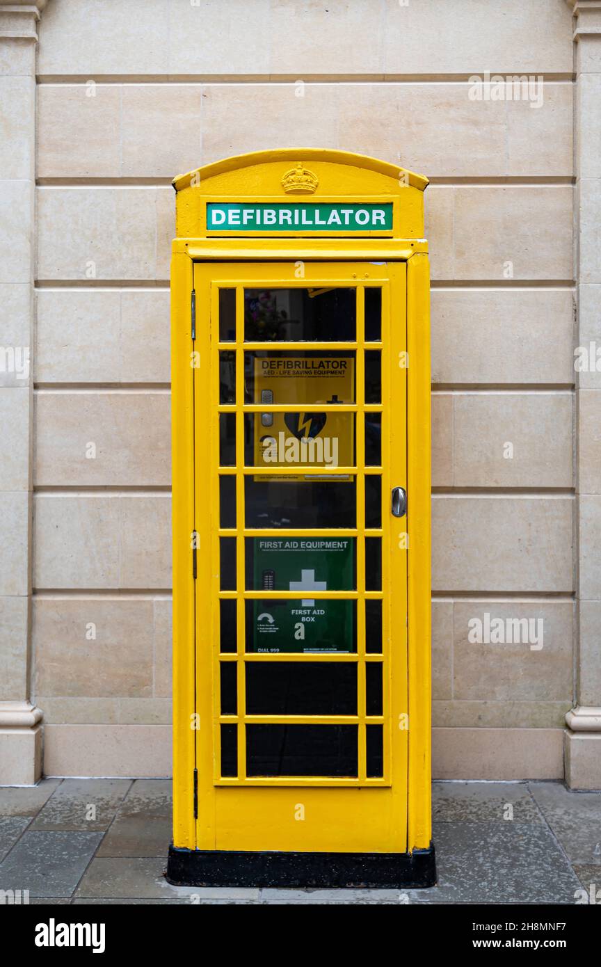 City of Bath, UK. 08-07-2021. Defibrillator street booth. Unused phone ...