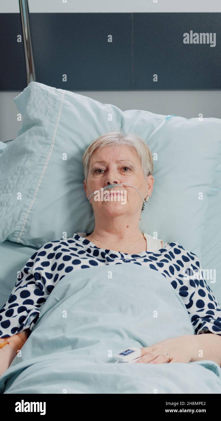 Hospitalized oxygen iv hi-res stock photography and images - Alamy