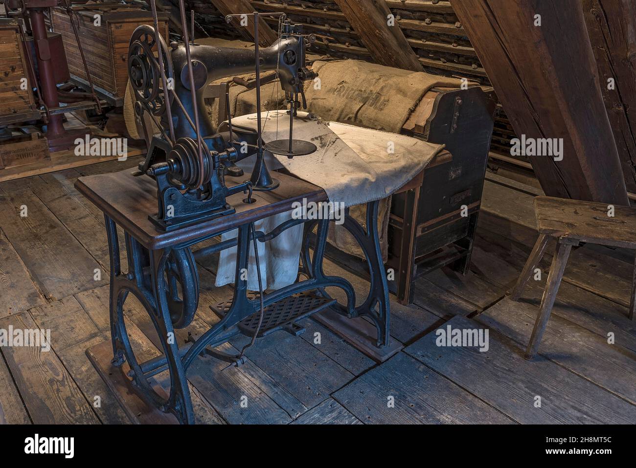 Sewing machine museum hi-res stock photography and images - Alamy