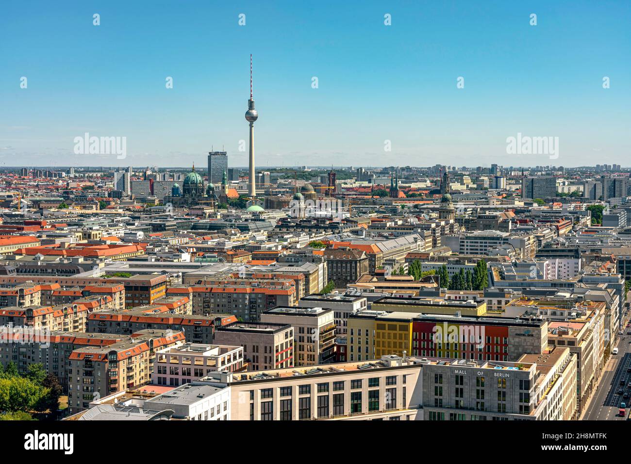 High rise building at alexanderplatz hi-res stock photography and ...