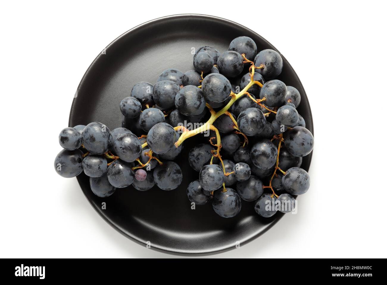 Fresh dark red grapes close up Stock Photo - Alamy