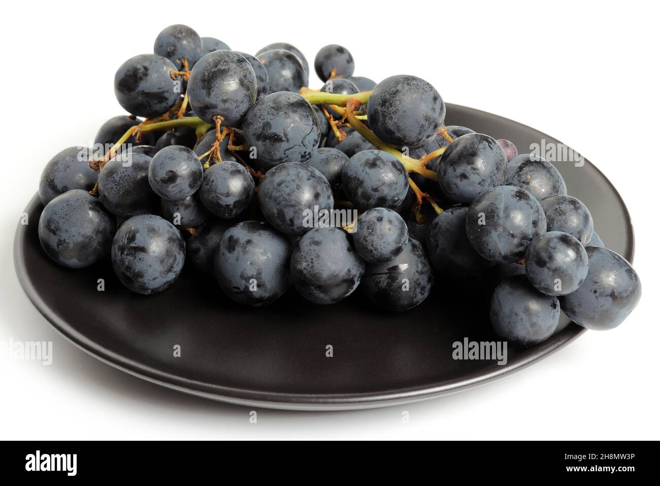 Fresh dark red grapes close up Stock Photo - Alamy
