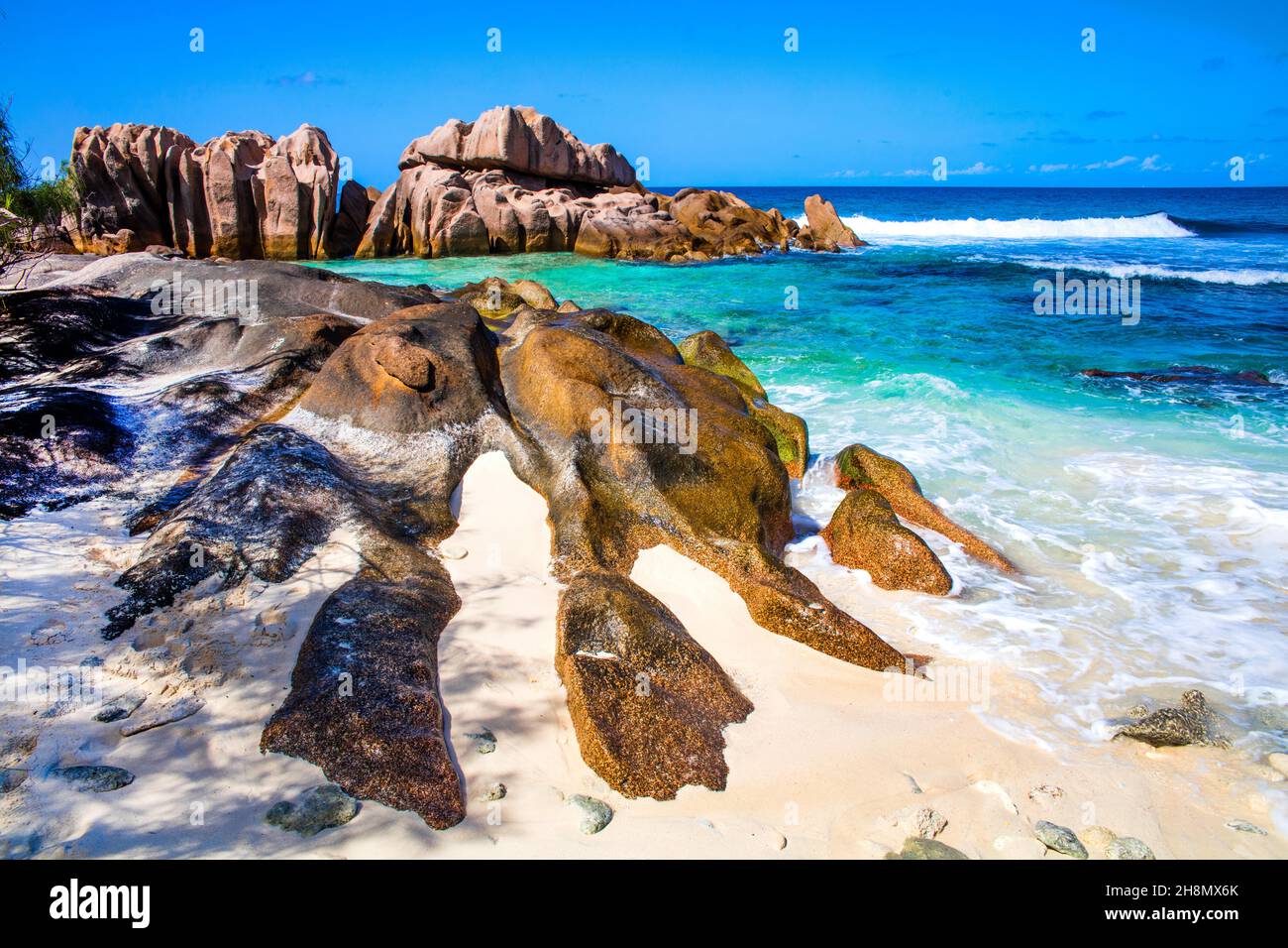 Granite rocks, beaches and jungle in the stunning south of La Digue ...