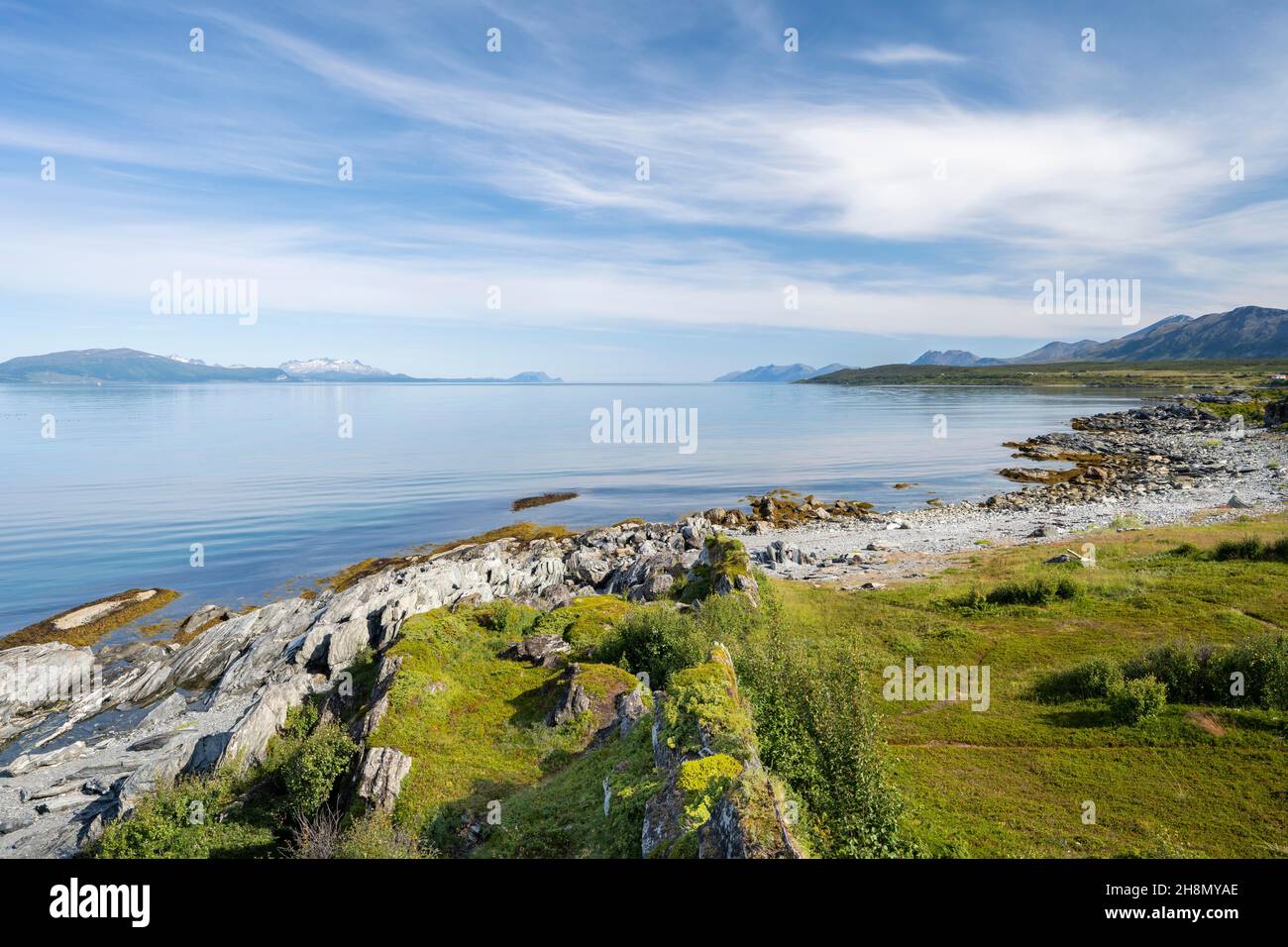 Coast near Lattervik, sunset, Lyngen Alps, Ullsfjord, Troms og Finnmark ...