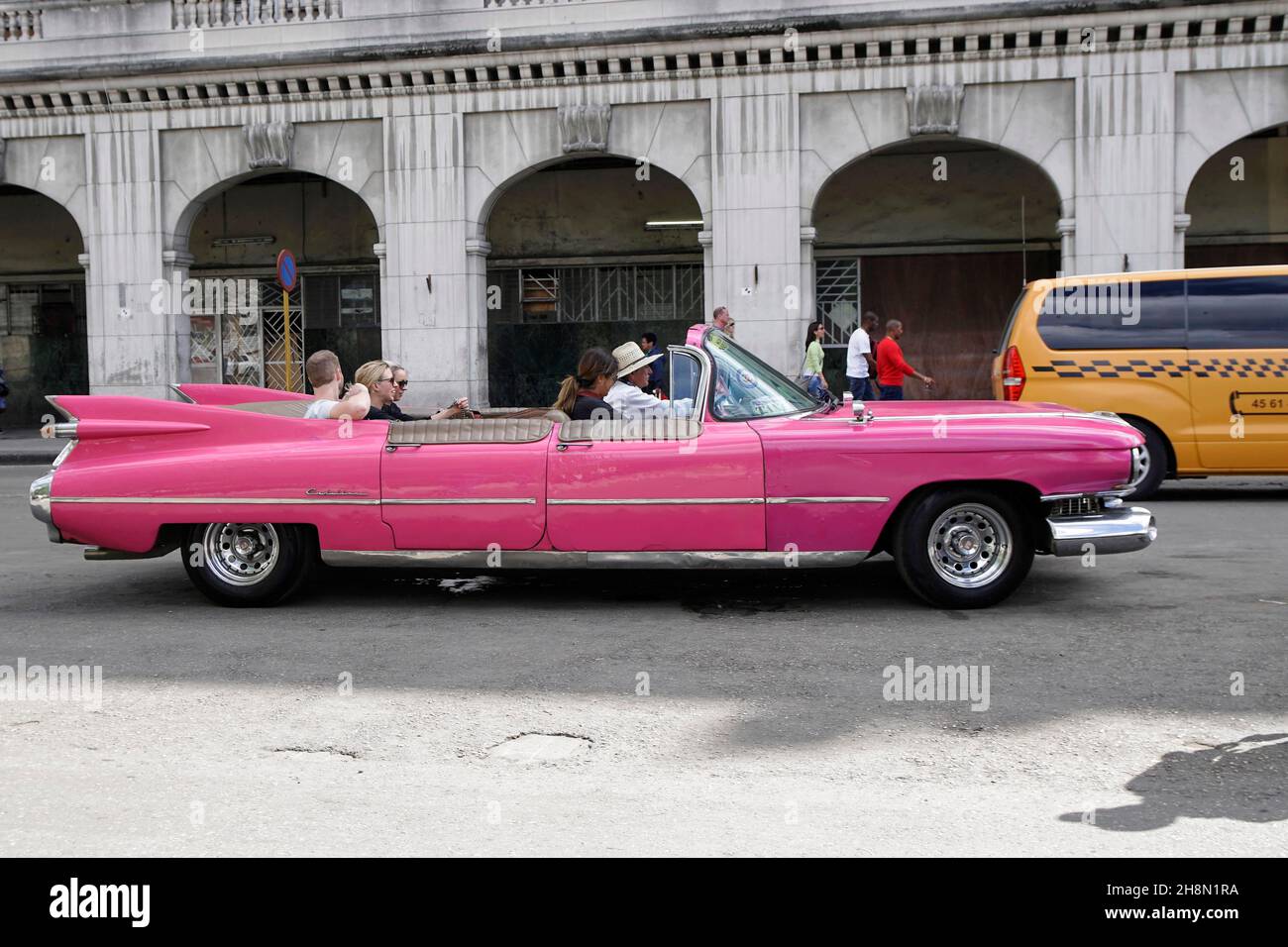 American Convertible of the 1950s, Havana Stock Photo - Alamy
