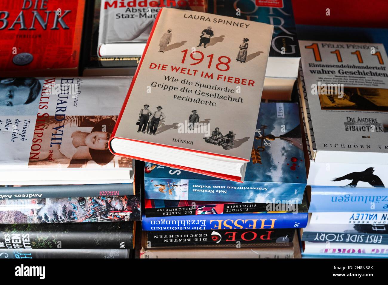 Laura spinney hi-res stock photography and images - Alamy